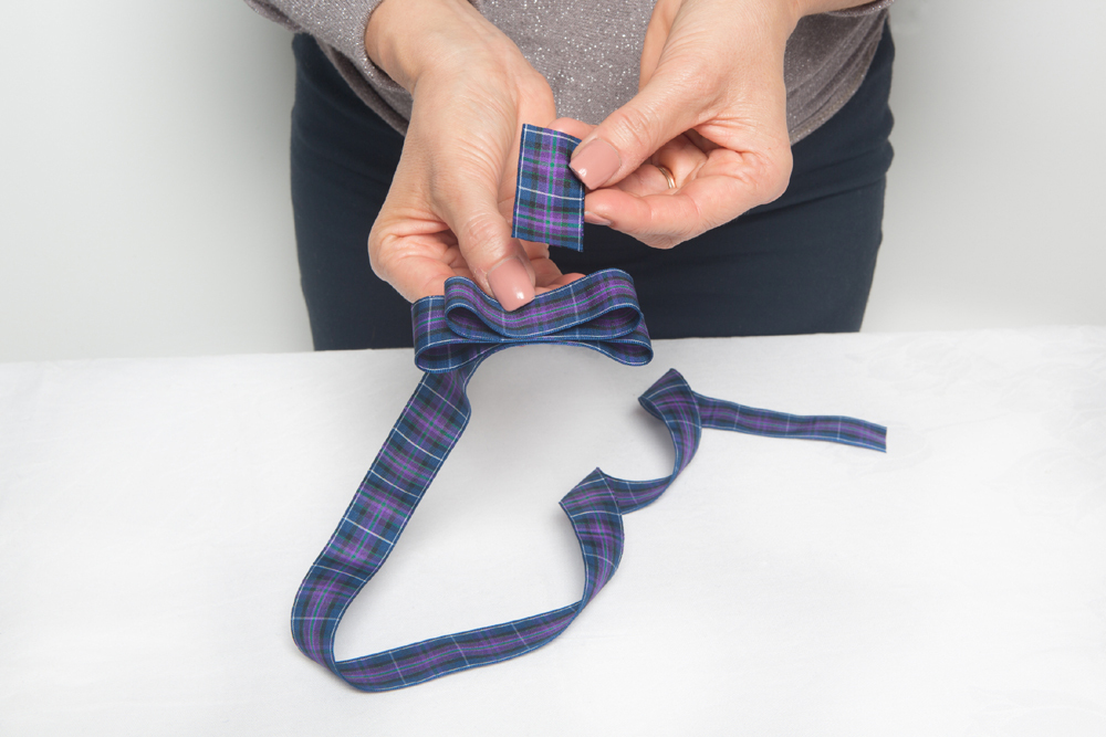 Tartan Inspired Giftwrap - Tailored Bow Cake | ScotlandShop