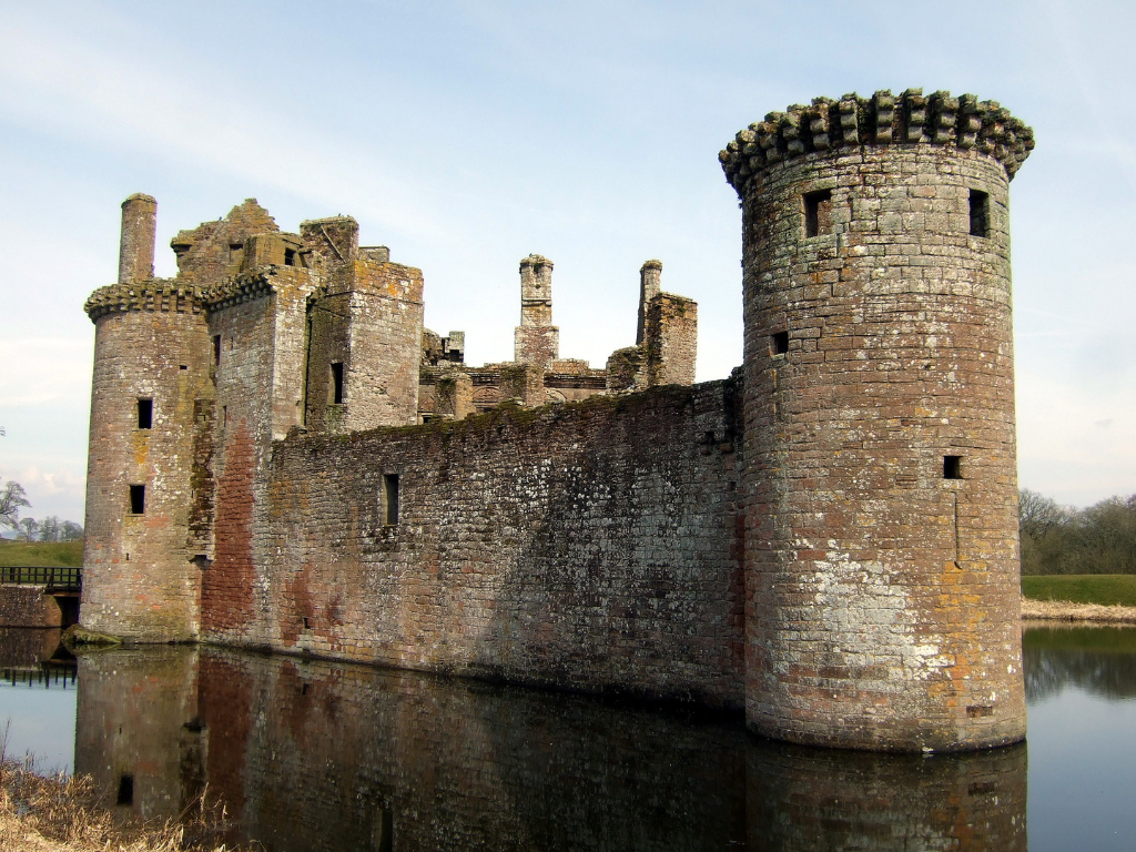 Clan Tale: The Maxwells and Caerlaverock Castle | ScotlandShop